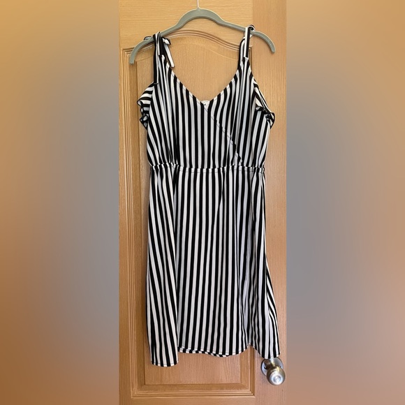 libby. edelman | Pants & Jumpsuits | Libby Edelman Black And White Striped Dress With Cold ...